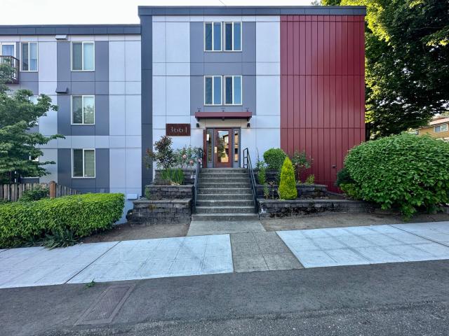 1 BR, 1 BA Apartment 3661 Phinney Ave N, Seattle, WA 98103