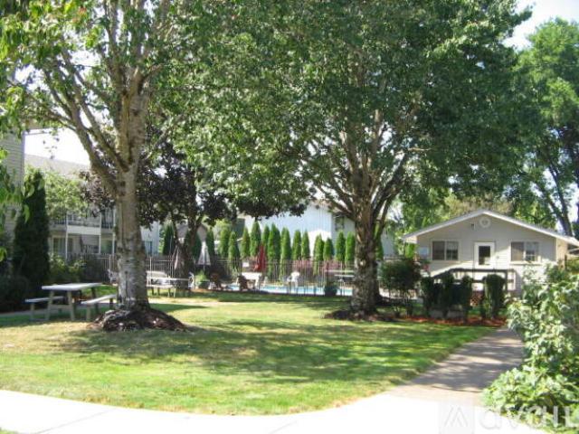 1 BR, 1 BA Apartment 3667 Main Street 15, Unit Centre Court Village, LLC, Springfield, OR 97478