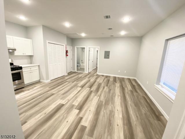 1 BR, 1 BA Apartment 36 Auburn St, Paterson, NJ 07501