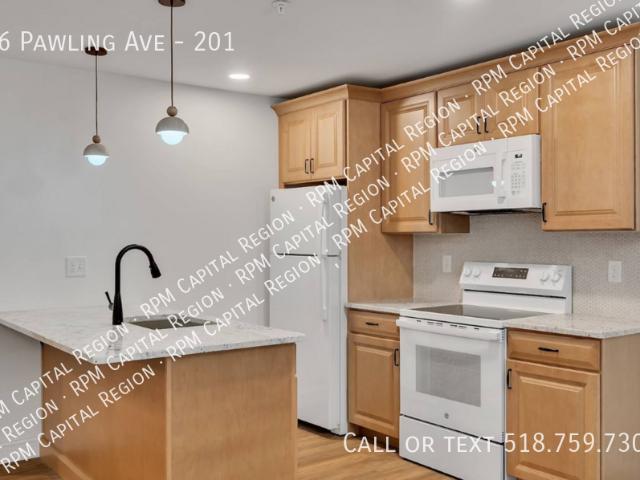 1 BR, 1 BA Apartment 36 Pawling Ave, Troy, NY 12180