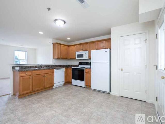 1 BR, 1 BA Apartment 371 College Manor Ave, Unit 371 College Manor Ave, Millersville, PA 17551