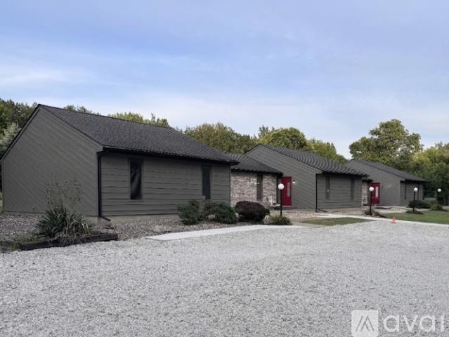 1 BR, 1 BA Apartment 3720 Evans Street, Unit Evans Apartments, Danville, IL 61832