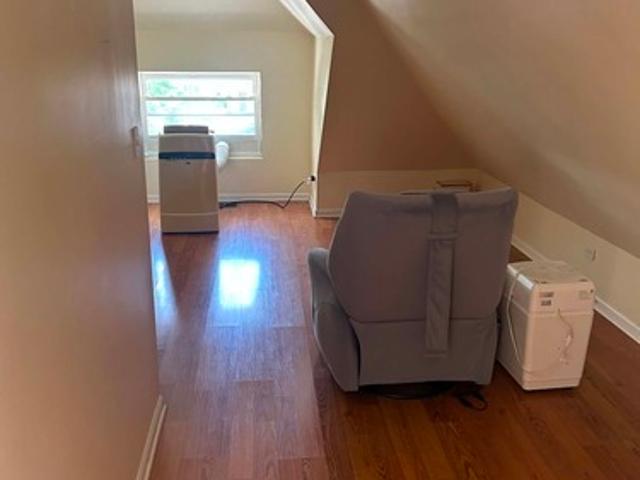1 BR, 1 BA Apartment 3720 W Agatite Ave, Unit ATTIC APT, Chicago, IL 60625