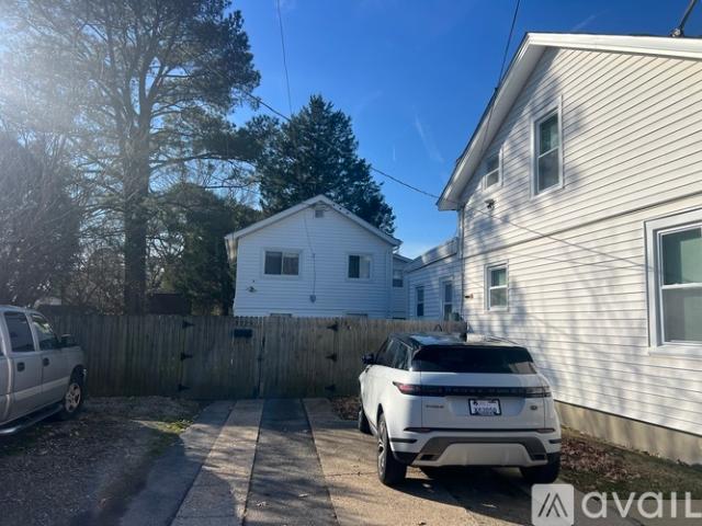 1 BR, 1 BA Apartment 3729 Robin Hood Rd, Unit B Bottom Unit, Norfolk, VA 23513