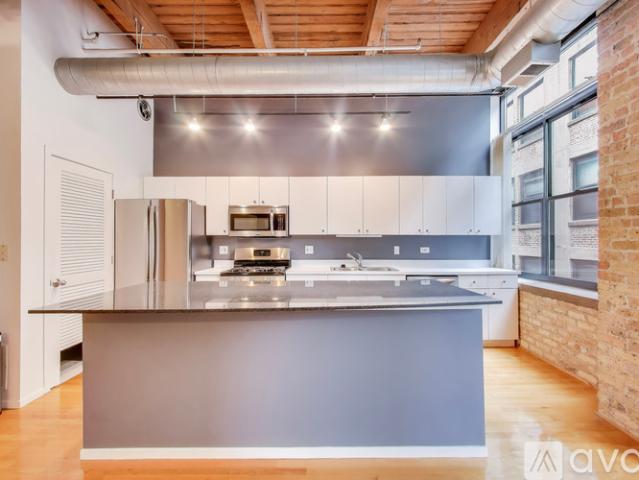 1 BR, 1 BA Apartment 375 W Erie St, Unit 522, Chicago, IL 60654