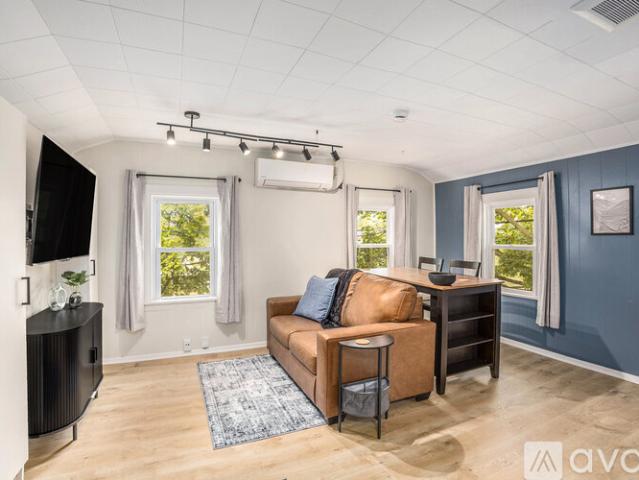 1 BR, 1 BA Apartment 37 Gold Ave NW, Unit 4, Grand Rapids, MI 49504