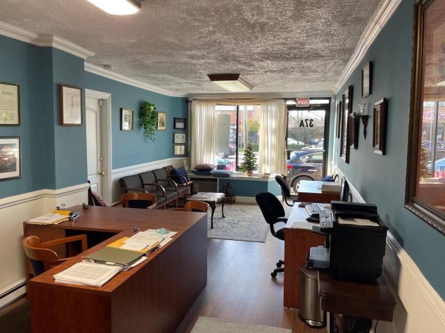 1 BR, 1 BA Apartment 37A Cedar Swamp Rd, Glen Cove, NY 11542