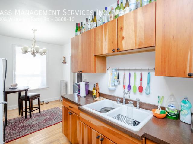 1 BR, 1 BA Apartment 3808 W Irving Park Rd, Chicago, IL 60618