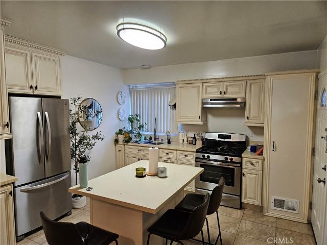 1 BR, 1 BA Apartment 3810 West Heffron Drive, Burbank, CA 91505