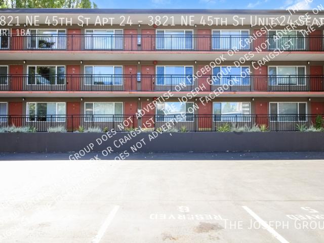 1 BR, 1 BA Apartment 3821 NE 45th St, Seattle, WA 98105