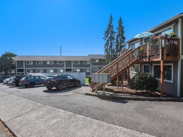 1 BR, 1 BA Apartment 3830 SW Plum St Unit 51, Portland, OR 97219