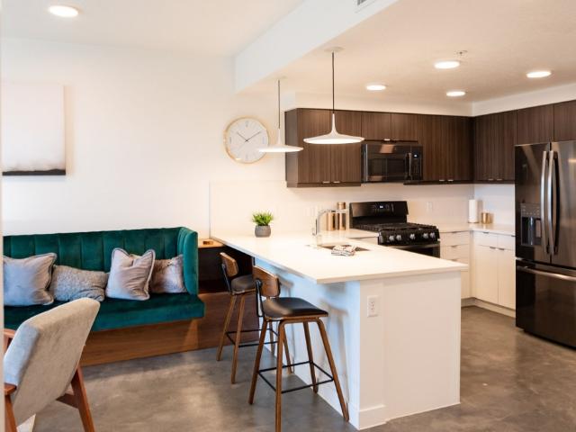 1 BR, 1 BA Apartment 385 S 400 East Unit 406, Salt Lake City, UT 84111