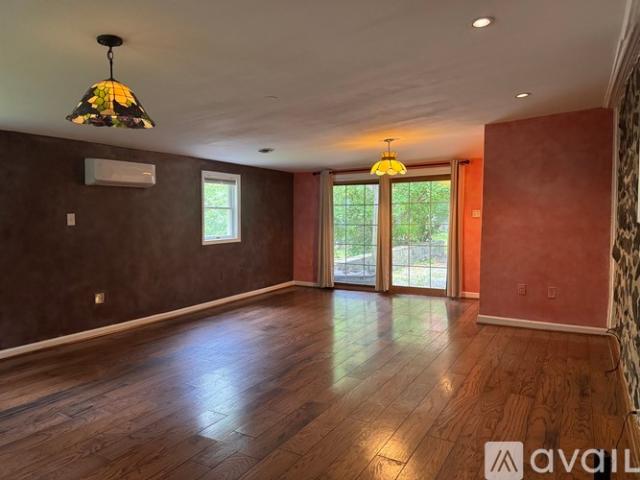 1 BR, 1 BA Apartment 3886 College Ave, Unit A, Ellicott City, MD 21043