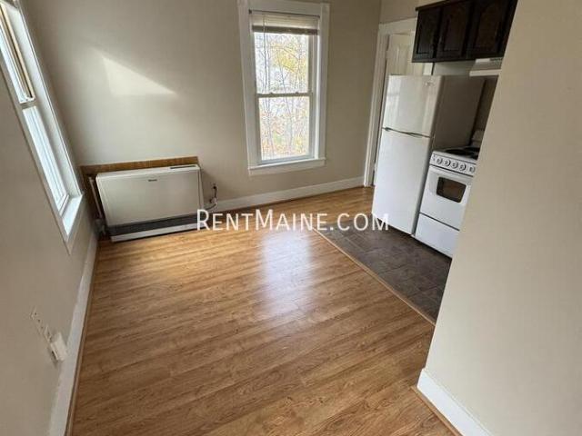 1 BR, 1 BA Apartment 38 Oak St. Apt Augusta, ME 04330