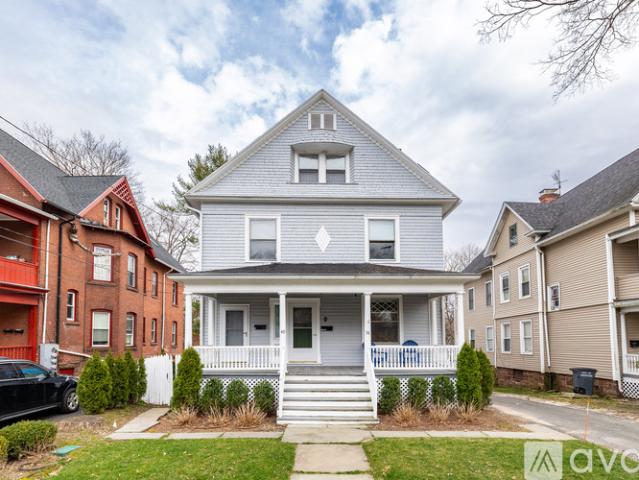 1 BR, 1 BA Apartment 38 Sherman St, Unit 1, Hartford, CT 06105