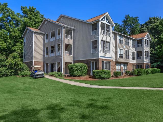 1 BR, 1 BA Apartment 3901 Battleground Avenue Unit 29, Greensboro, NC 27410