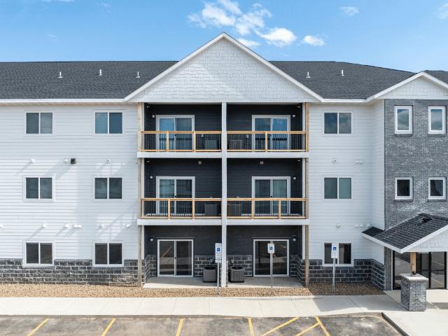 1 BR, 1 BA Apartment 3909 N Olympia Dr Unit 3925 202, Sioux Falls, SD 57107
