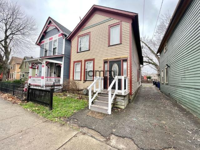 1 BR, 1 BA Apartment 3911 Bridge Avenue B Back Lower, Cleveland, OH 44113