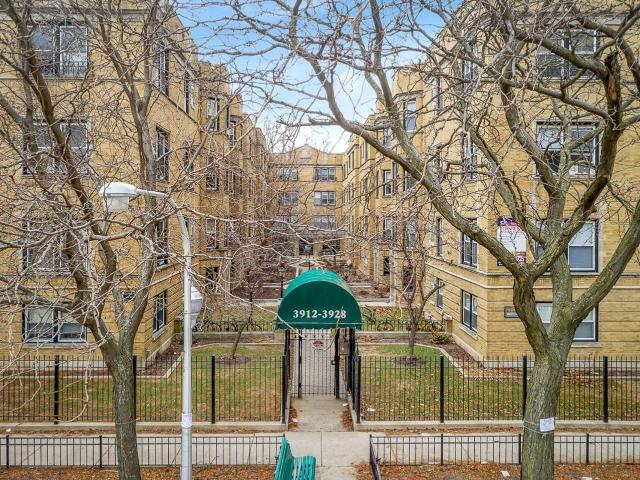 1 BR, 1 BA Apartment 3912 North Pine Grove Avenue Unit 3916 1W, Chicago, IL 60613