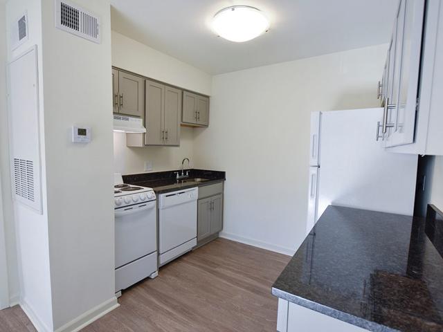 1 BR, 1 BA Apartment 3912 S. I 10 Service Rd Unit 116, Metairie, LA 70001