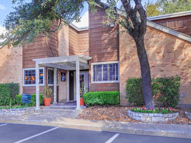 1 BR, 1 BA Apartment 3935 Thousand Oaks Dr Unit 1202, San Antonio, TX 78217