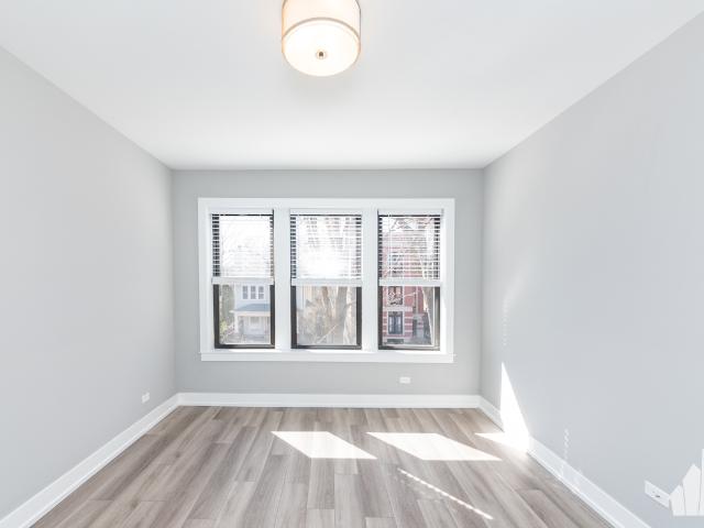1 BR, 1 BA Apartment 3937 North Janssen Avenue, Chicago, IL 60613
