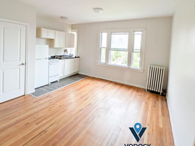 1 BR, 1 BA Apartment 39 Charter Oak Pl, Unit E2, Hartford, CT 06106