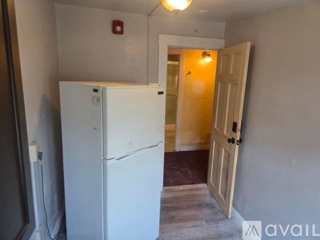 1 BR, 1 BA Apartment 39 Sycamore St, Unit 7, New Bedford, MA 02740