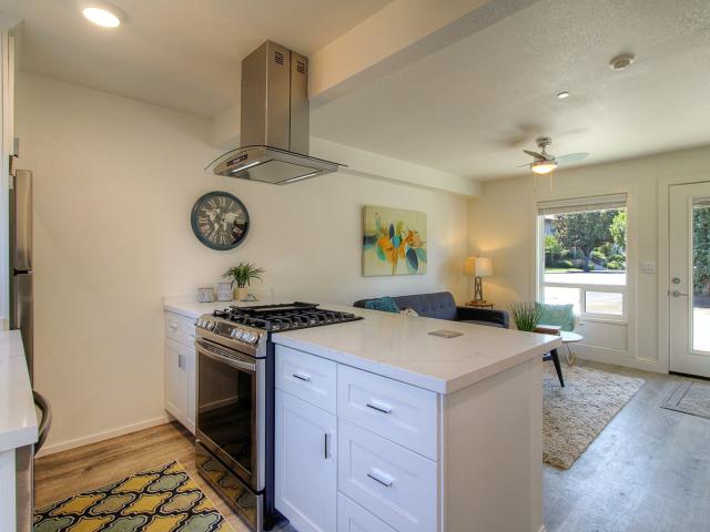 1 BR, 1 BA Apartment 303 Farmers Lane, Santa Rosa, CA 95405