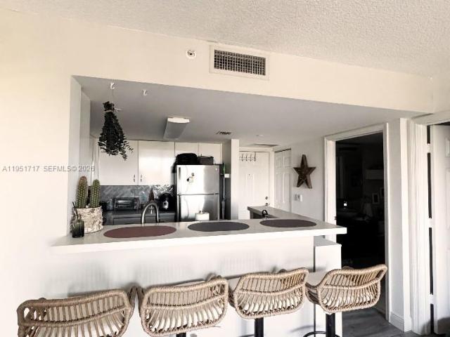 1 BR, 1 BA Apartment 3000 Coral Way, Miami, FL 33145
