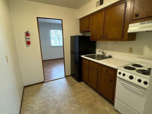 1 BR, 1 BA Apartment 300 31St ST NE Apt N, Cedar Rapids, IA 52402