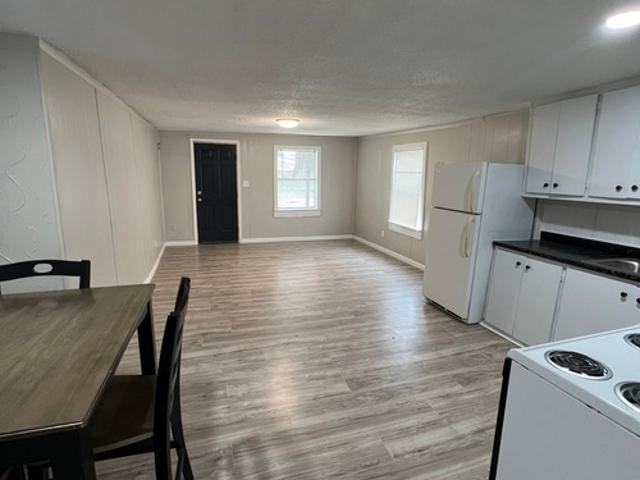 1 BR, 1 BA Apartment 300 W 16th St, Unit B, Ada, OK 74820