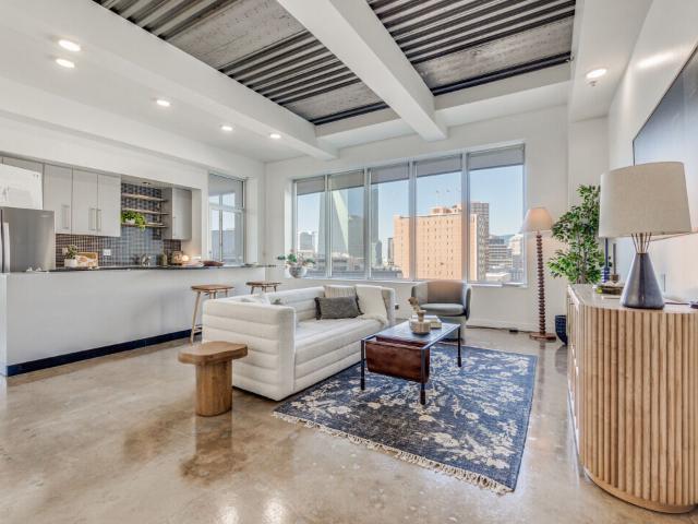 1 BR, 1 BA Apartment 300 North Akard Street Unit 1218, Dallas, TX 75201