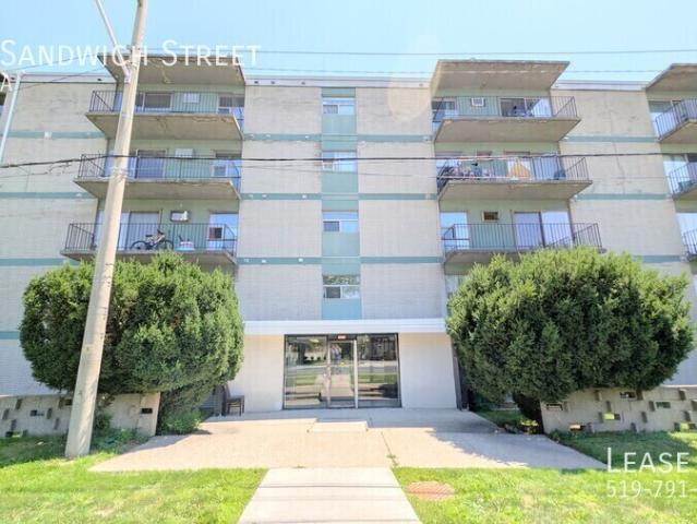 1 BR, 1 BA Apartment 3015 Sandwich Street, Windsor, ON N9C 1A5