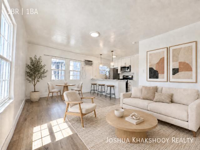 1 BR, 1 BA Apartment 3017 1/2 London St, Los Angeles, CA 90026