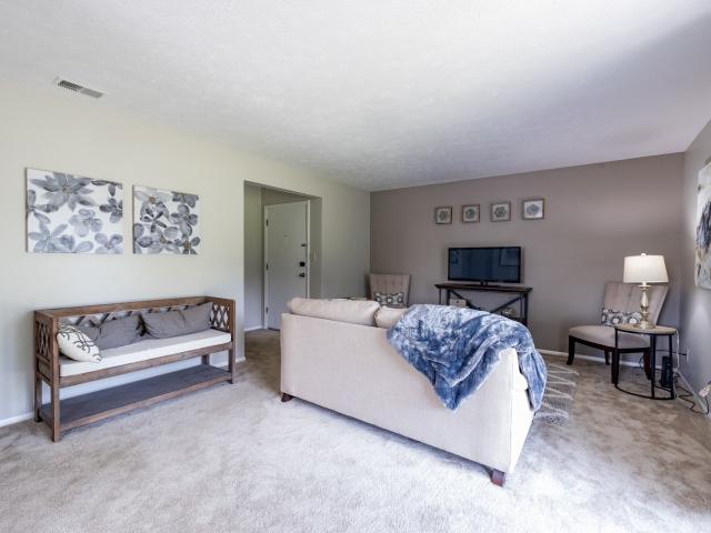 1 BR, 1 BA Apartment 302 Village Drive Unit 01102, Mishawaka, IN 46545