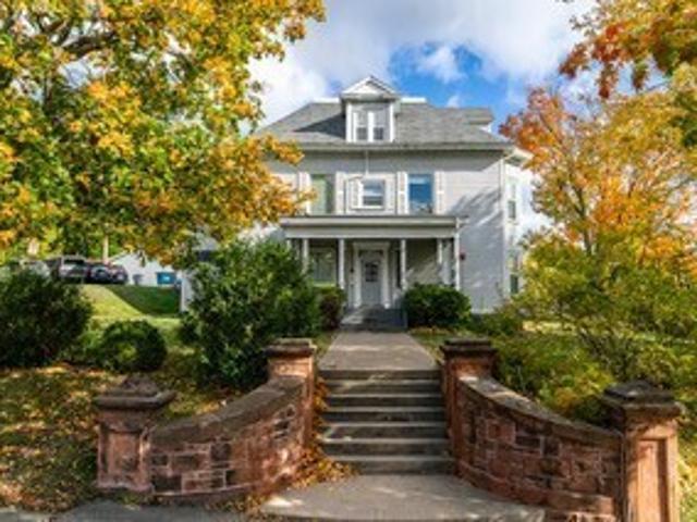 1 BR, 1 BA Apartment 302 N 16th Ave E, Duluth, MN 55812
