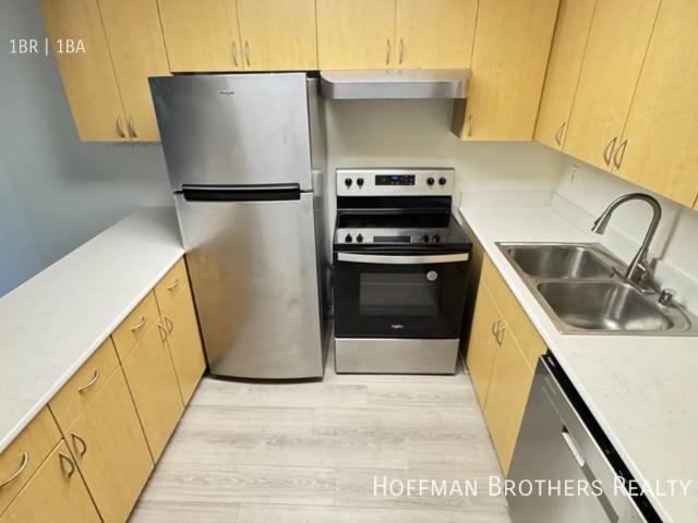 1 BR, 1 BA Apartment 3030 Waverly Dr, Los Angeles, CA 90039