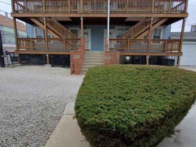 1 BR, 1 BA Apartment 3034 North Drake Avenue, Unit 1R, Chicago, IL 60618