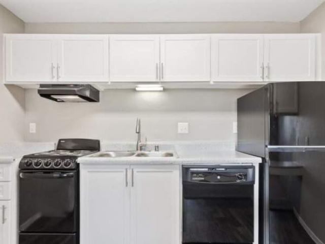 1 BR, 1 BA Apartment 3040 E Charleston Blvd, Las Vegas, NV 89104