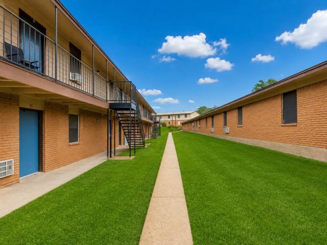 1 BR, 1 BA Apartment 304 Norman Drive Unit 401 12, Euless, TX 76040