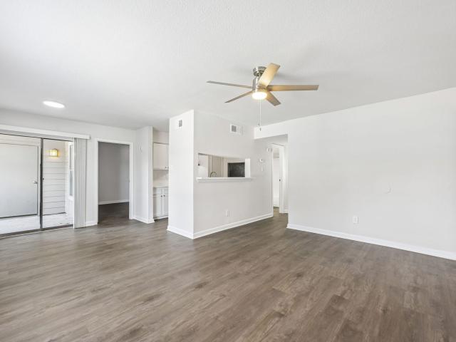1 BR, 1 BA Apartment 305 West Baker Road Unit 1216, Baytown, TX 77521