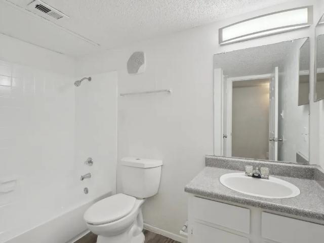 1 BR, 1 BA Apartment 306 Vine St Unit 1 417, Euless, TX 76040