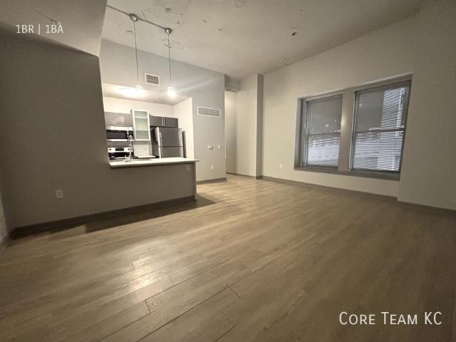 1 BR, 1 BA Apartment 306 E. 12th St Kansas City, MO 64106