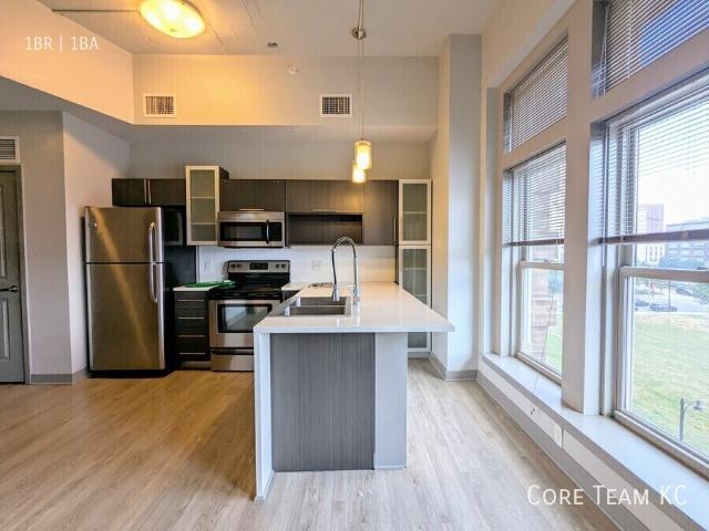 1 BR, 1 BA Apartment 306 E. 12th St Kansas City, MO 64106