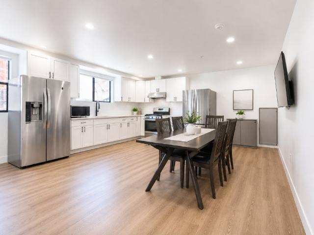 1 BR, 1 BA Apartment 3100 S Normandie Ave Unit 3098 S Normandie Ave 1 Private Bathroom, Los Angeles, CA 90007