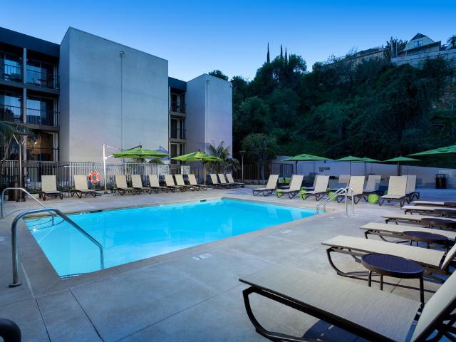 1 BR, 1 BA Apartment 3100 Riverside Drive Unit 449, Los Angeles, CA 90027