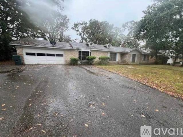 1 BR, 1 BA Apartment 3102 Autumn Leaves Drive, Tyler, TX 75702