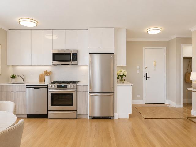 1 BR, 1 BA Apartment 310 Greenwich, New York, NY 10013