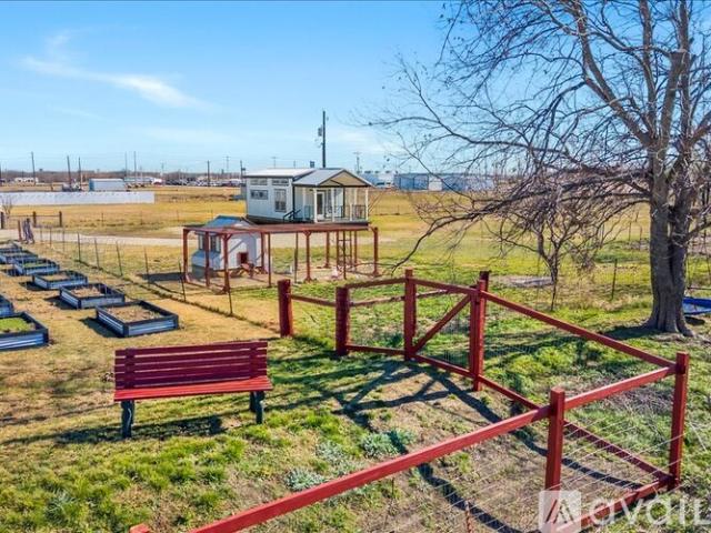1 BR, 1 BA Apartment 3119 Belz Road Unit 2, Sanger, TX 76266